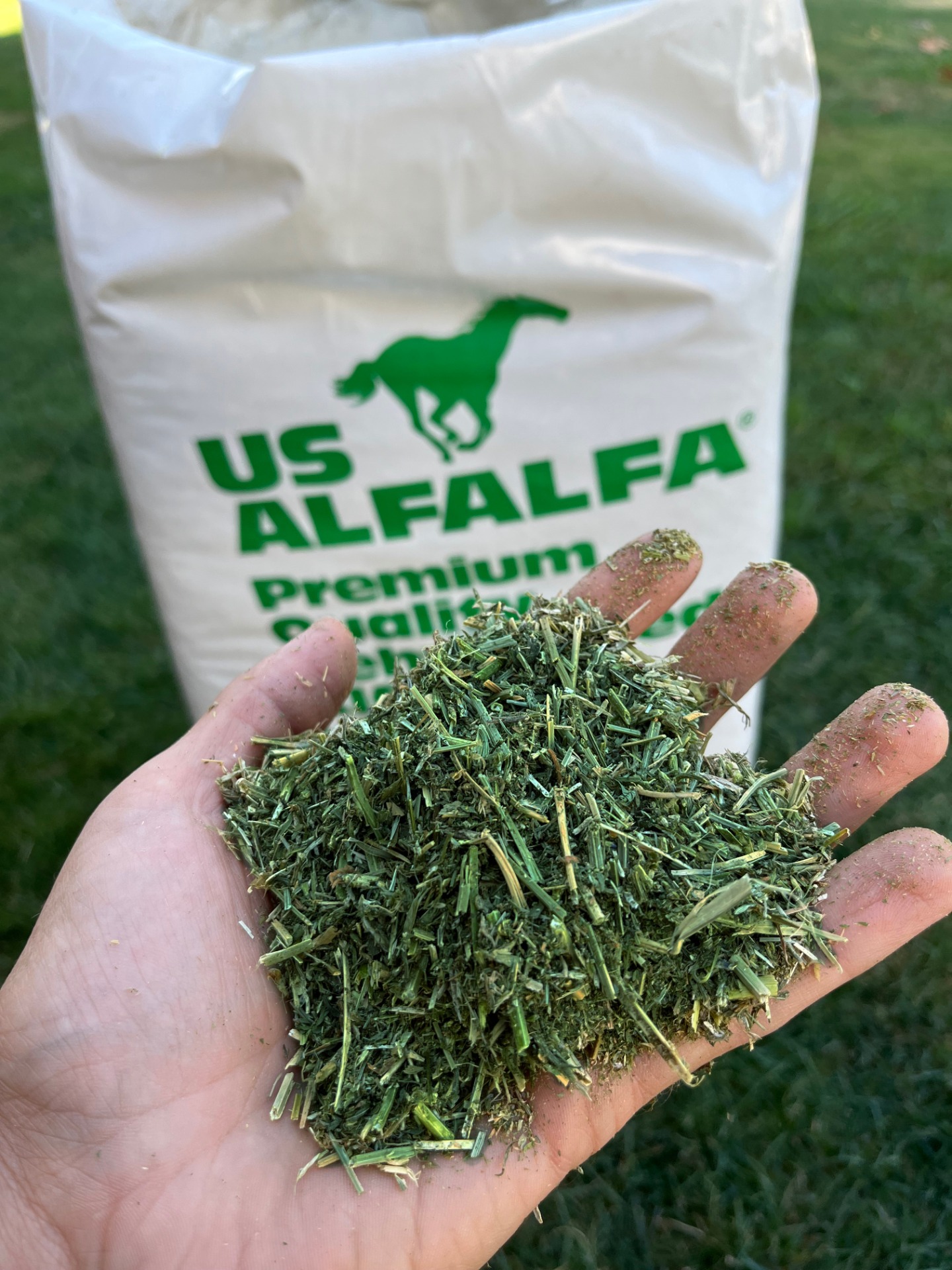 Dehydrated Bagged Hay :: Fraser Valley Hay Brokers